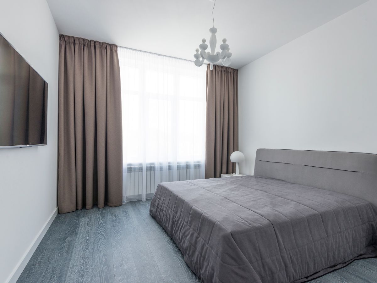 What is the Ideal Drape Length? A Homeowner’s Guide – Blinds & More E. TN